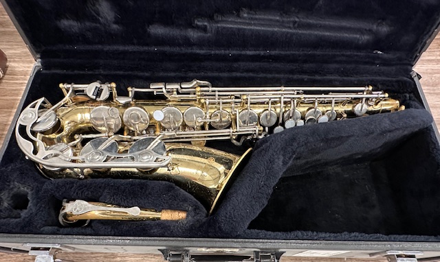 ITEM #118880A Yamaha Alto Saxophone - Ford & Ford Auctioneers