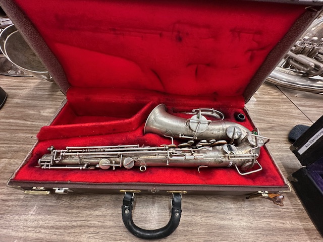 ITEM #194789 The Beuscher Alto Saxophone - Ford & Ford Auctioneers