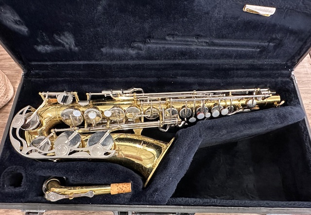 ITEM #338282A Yamaha Saxophone - Ford & Ford Auctioneers